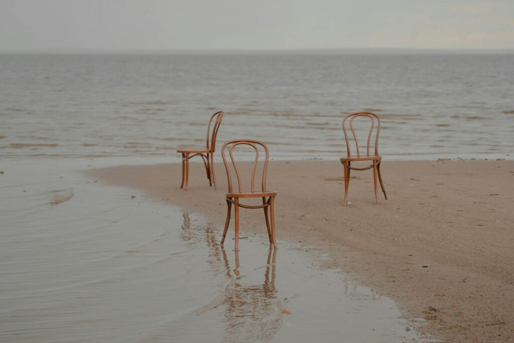 Healing After Betrayal: Understanding and Managing Intrusive Thoughts ...